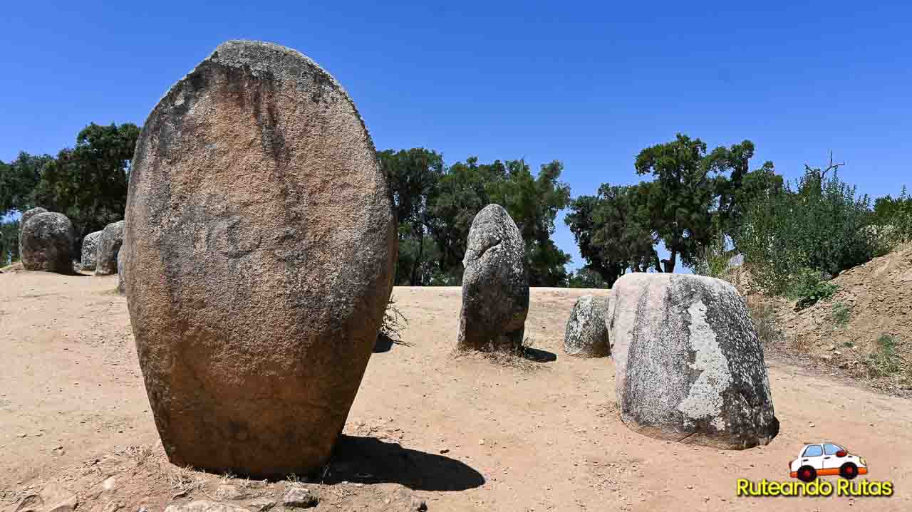 El Crómlech de los Almendros, en Évola (Portugal)