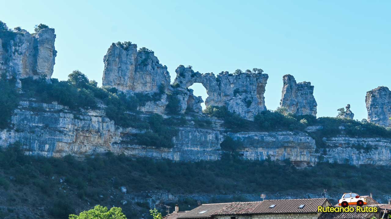 Orbaneja del Castillo y su cascada